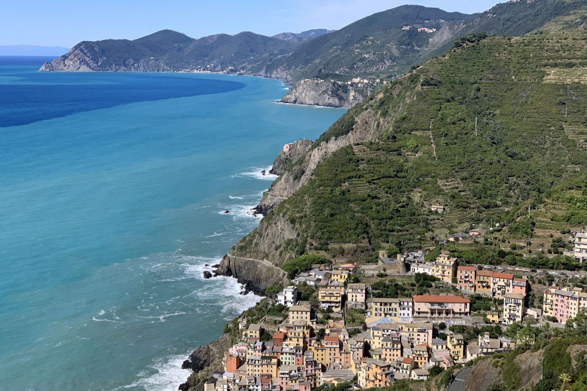Rivers, lakes, mountains, woods and forests in Liguria